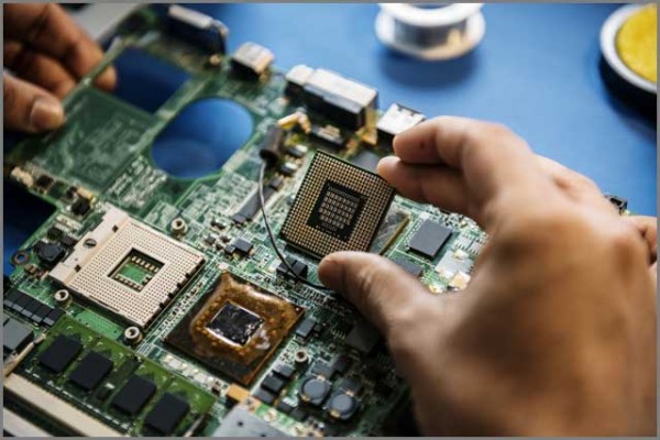 FPGA Vs Microcontroller-Which Is Better For Your Needs FPGA Vs Microcontroller-Which Is Better For Your Needs