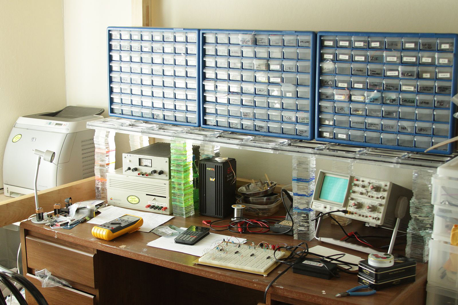 Electronics Workbench: A Workstation for Building Your DIY Electronics ... Electronics Workbench: A Workstation for Building Your DIY Electronics ...